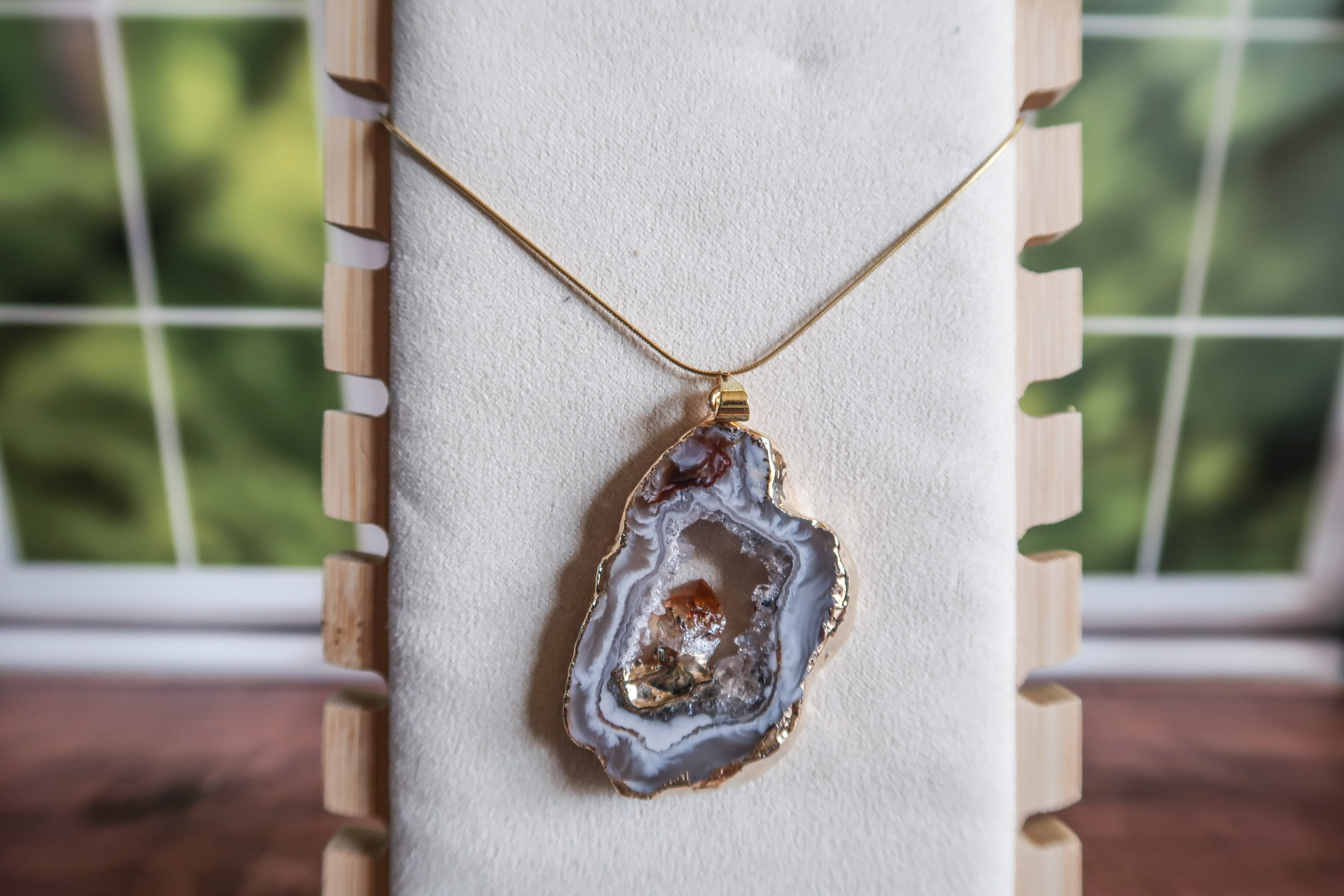 Sliced Agate Necklace with Natural Crystal – Chelle Bloom